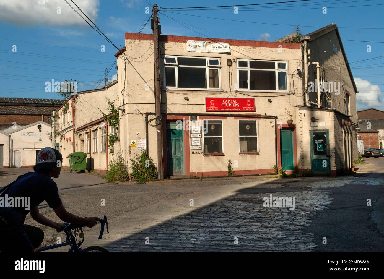 2000s building run down hi-res stock photography and images - Alamy