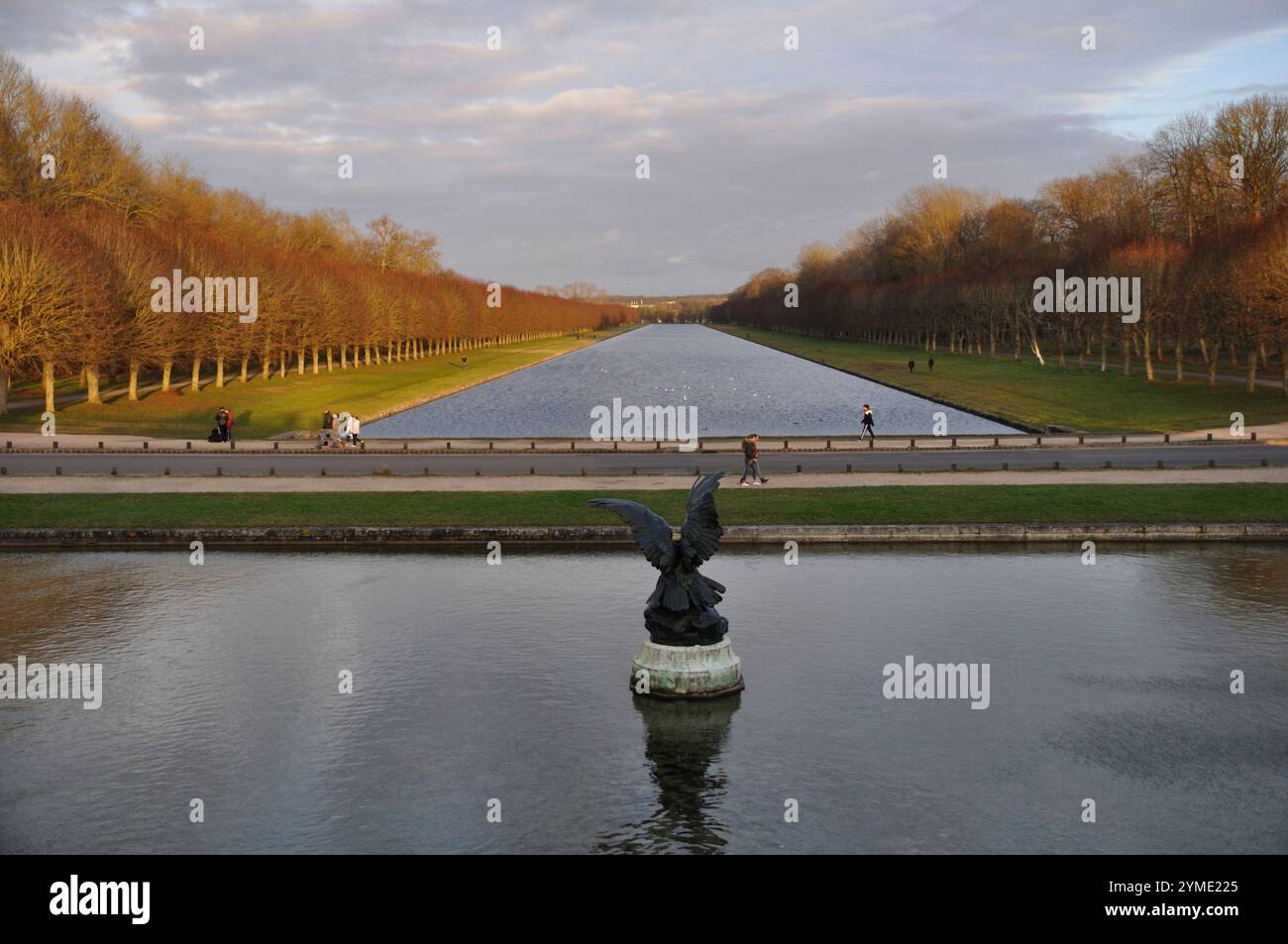 Fontainebleau Castle Pools Stock Photo - Alamy