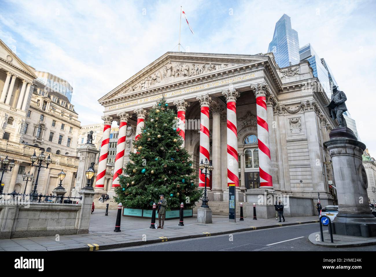 London, UK. 21 November 2024. A Fortnum and Mason Christmas tree next ...