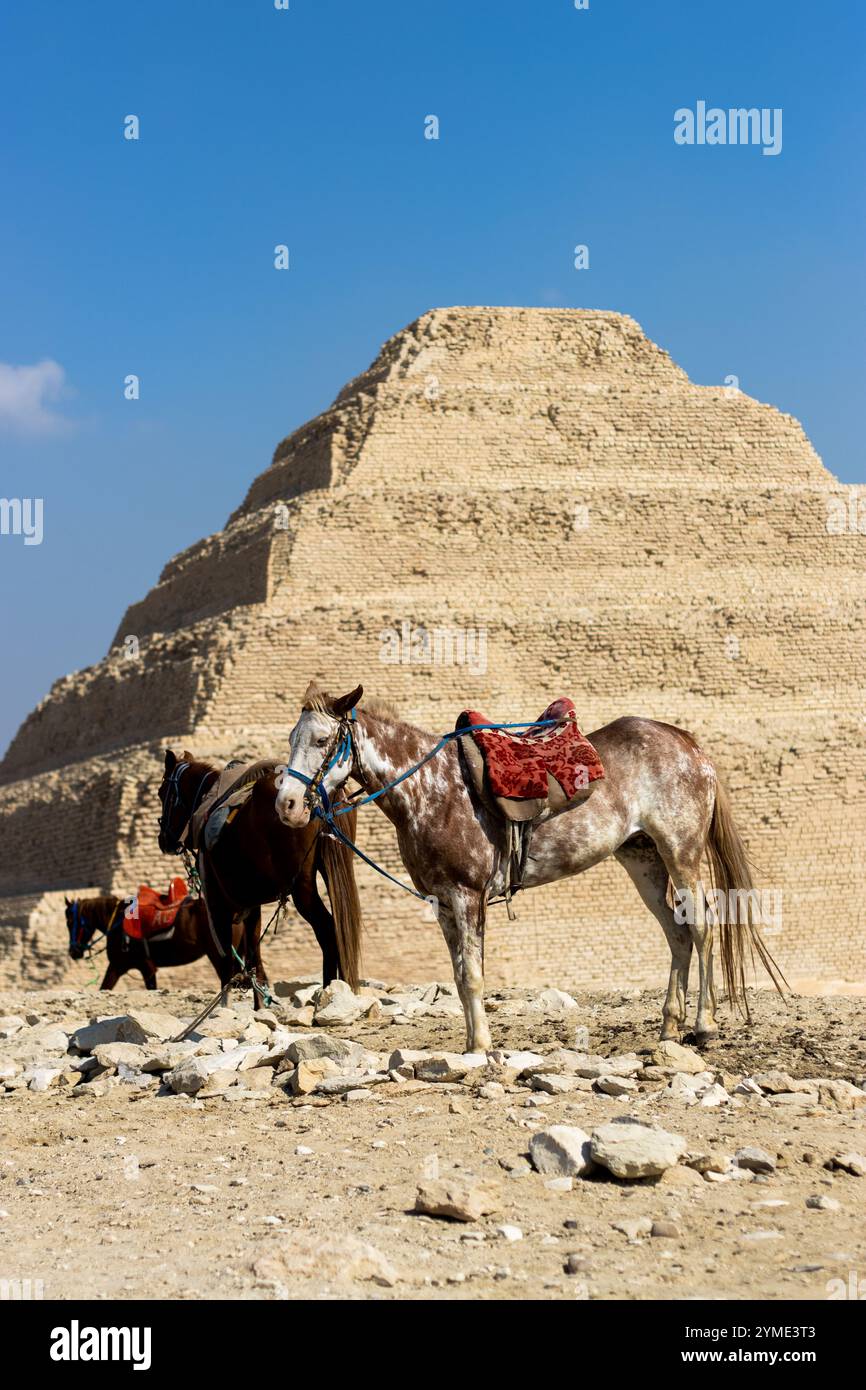 Egyptian hieroglyphics pyramid hi-res stock photography and images - Alamy