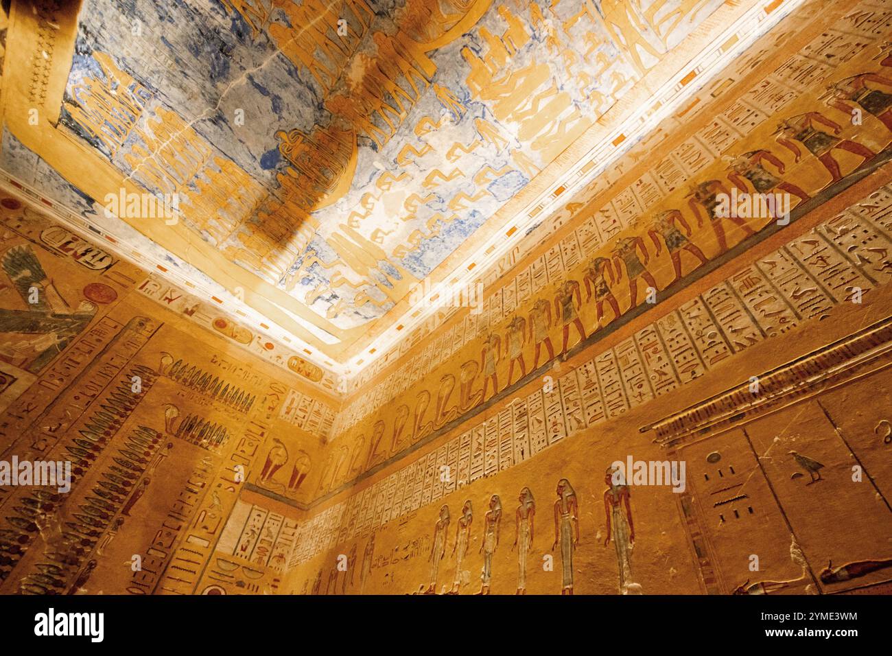 Inside pyramid of giza hi-res stock photography and images - Alamy