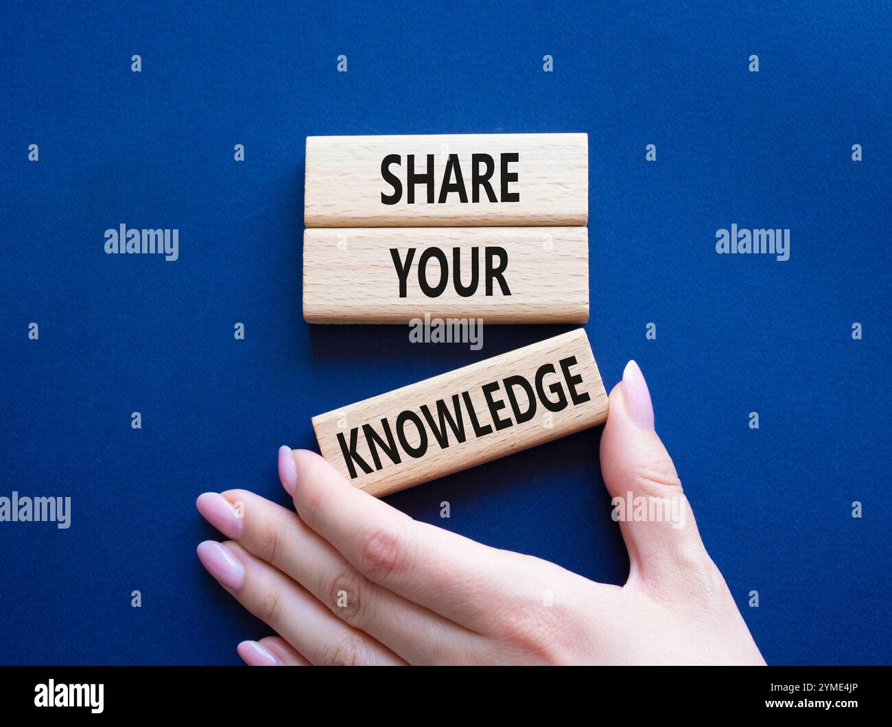 Share your knowledge symbol. Concept word Share your knowledge on ...