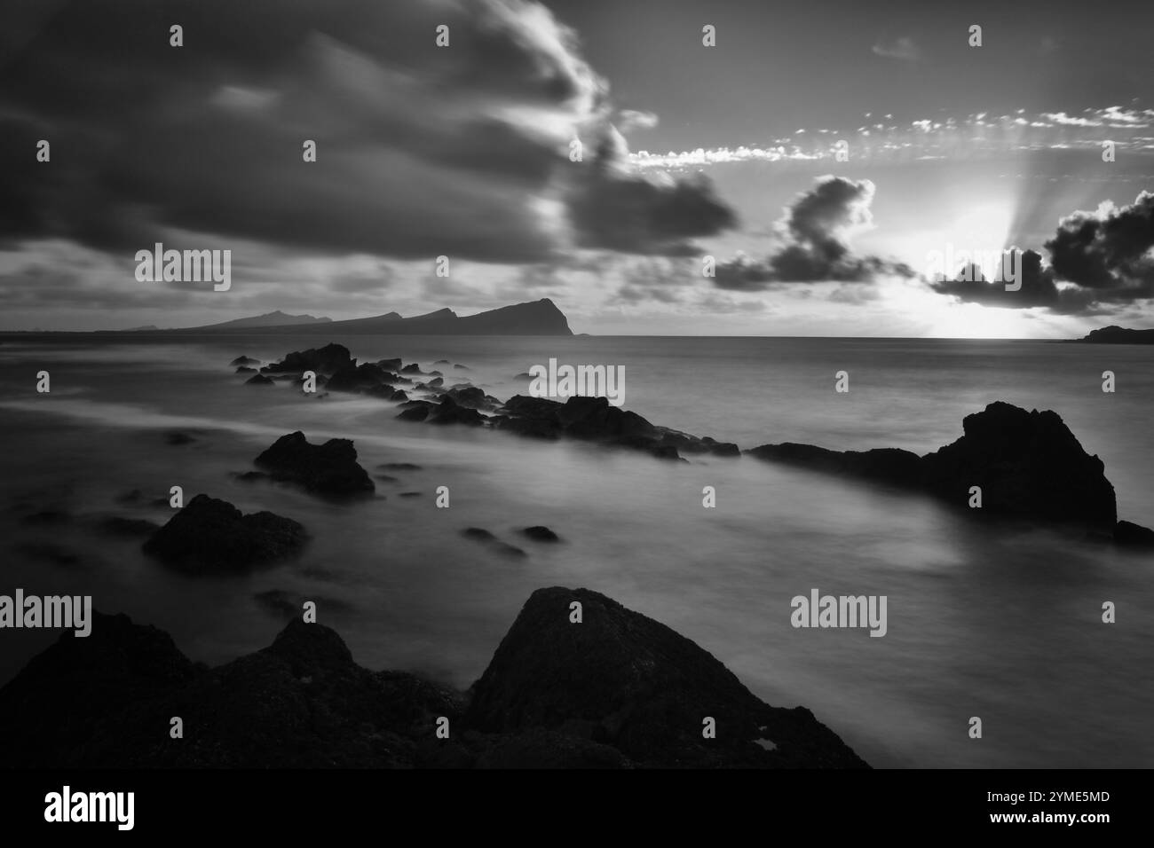 THE THREE SISTERS IN KERRY IRELAND Stock Photo - Alamy
