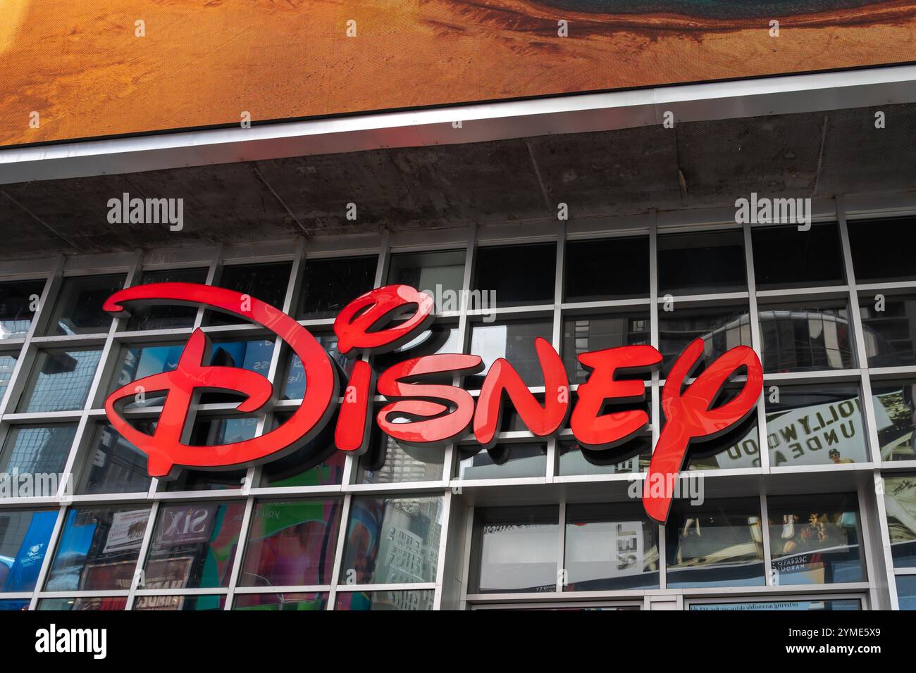 Disney store sign hi-res stock photography and images - Alamy