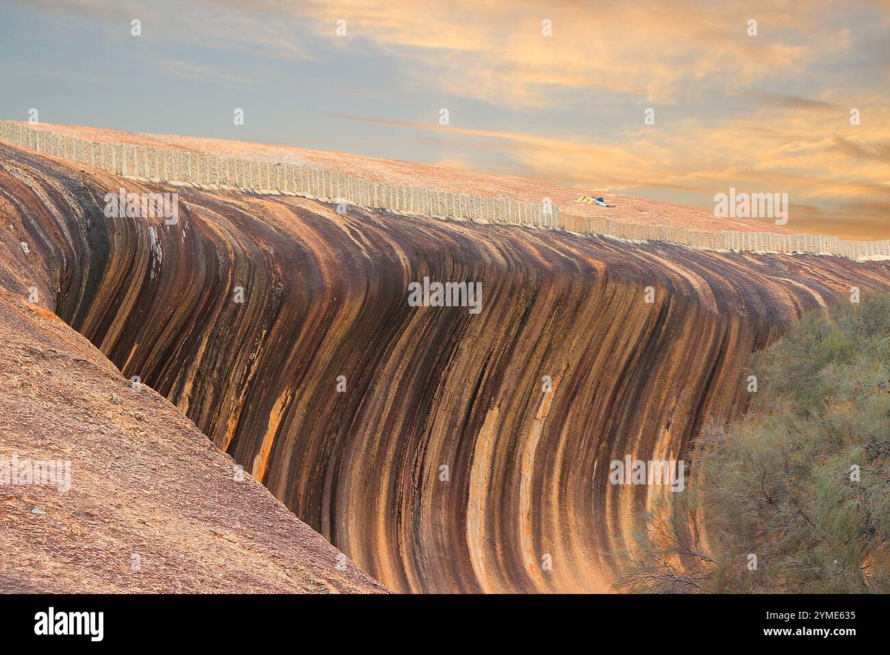 Wave rock - Huge rock formation (granite inselberg) shaped like a ...