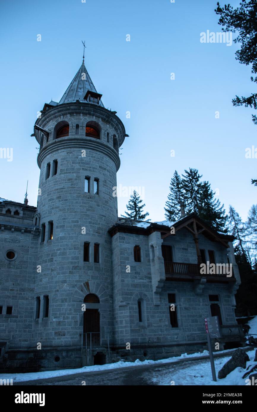 Royal residence views hi-res stock photography and images - Alamy