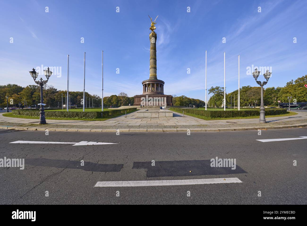 Victory Column with roadway, historic lanterns, flagpoles and green ...