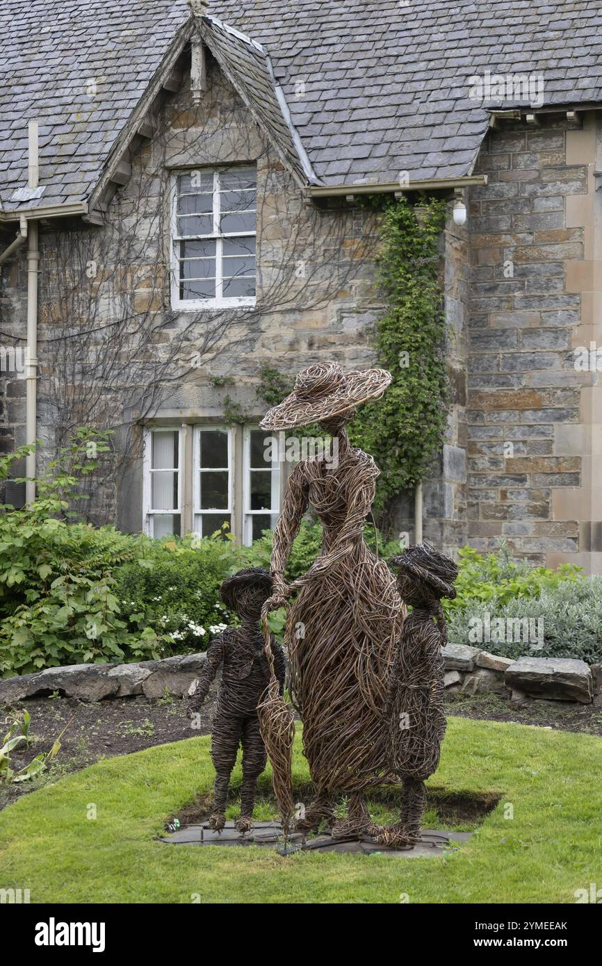 Library sculptures hi-res stock photography and images - Alamy