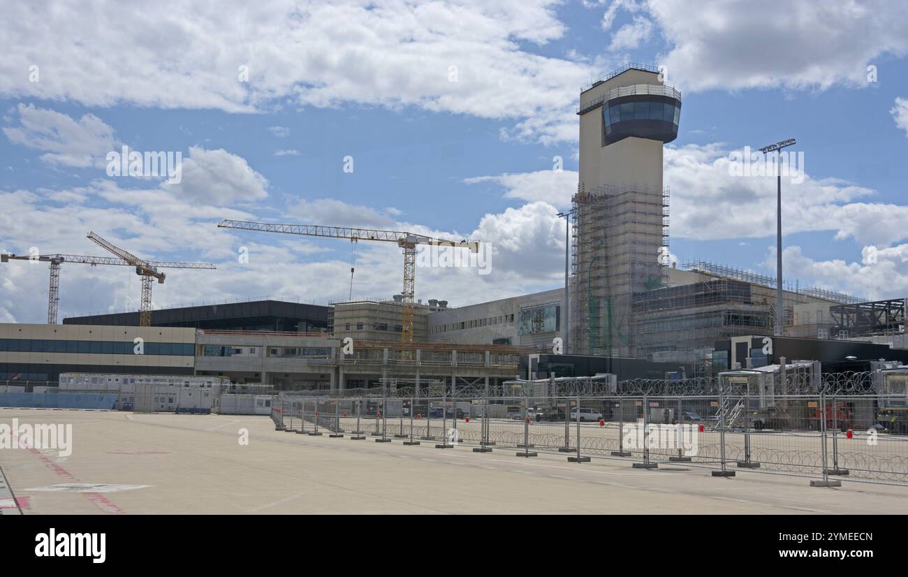 Construction phase of Terminal 3 at Frankfurt Airport Stock Photo - Alamy