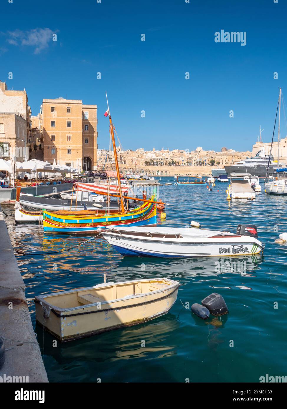 Small boats at the Vittoriosa waterfront marina, Birgu, Valletta, Malta ...