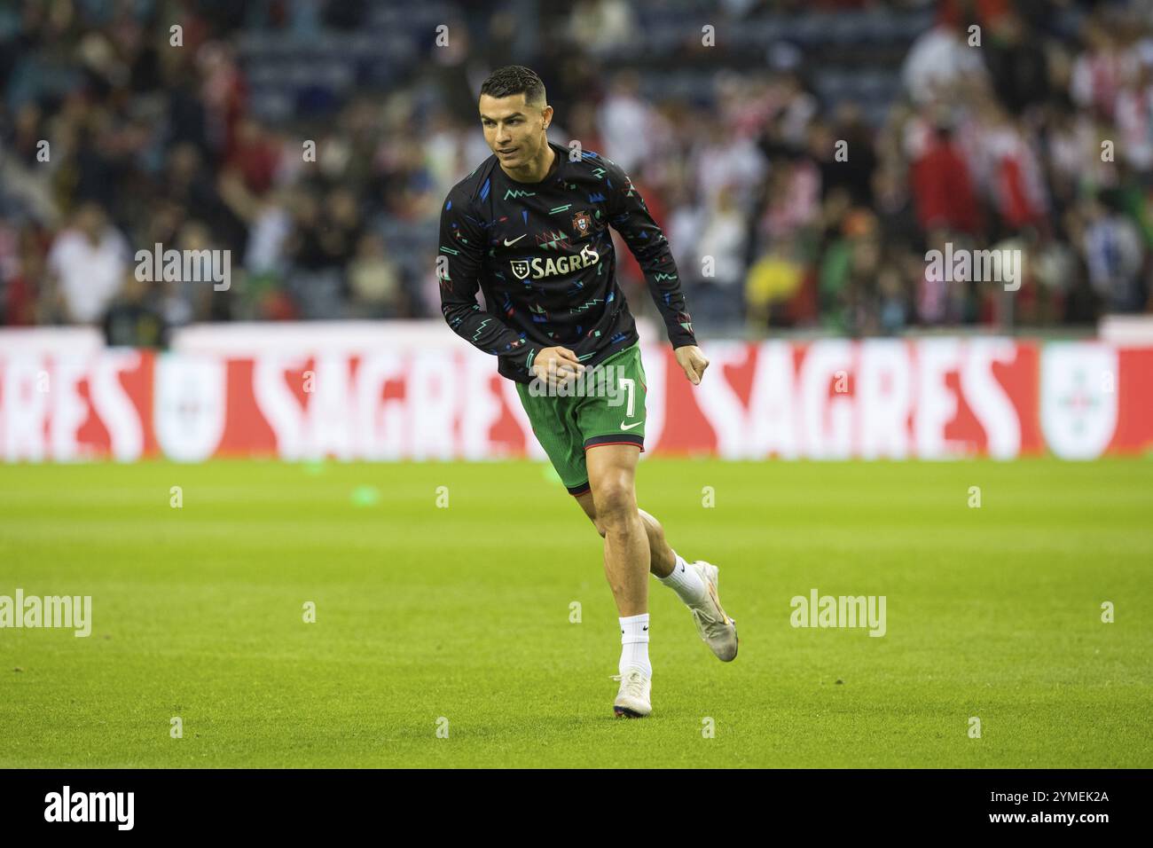 Cristiano ronaldo portugal pre match warm up hi-res stock photography ...