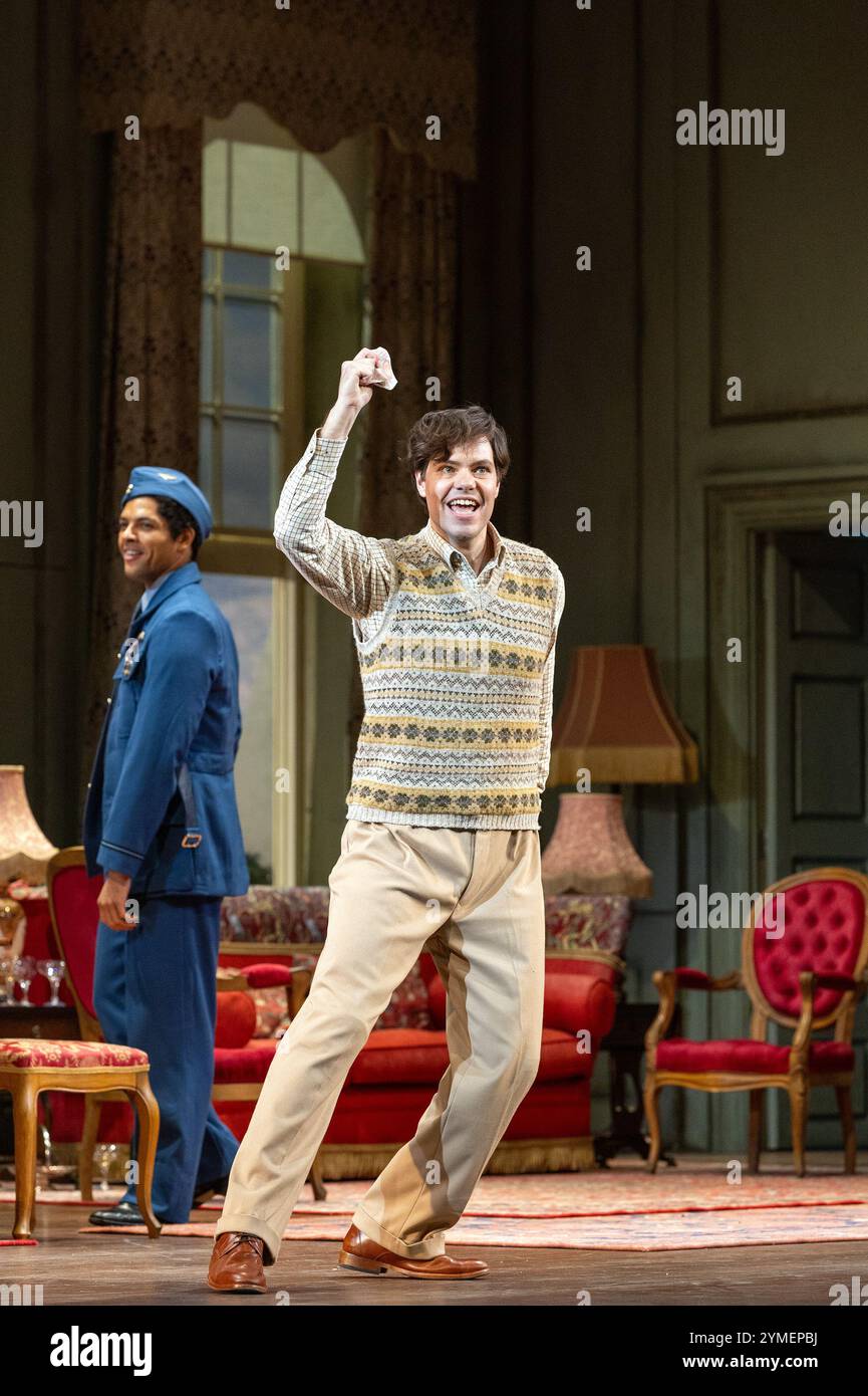 l-r: Suleiman Suleiman, Thomas Atkins (Nemorino) in THE ELIXIR OF LOVE ...