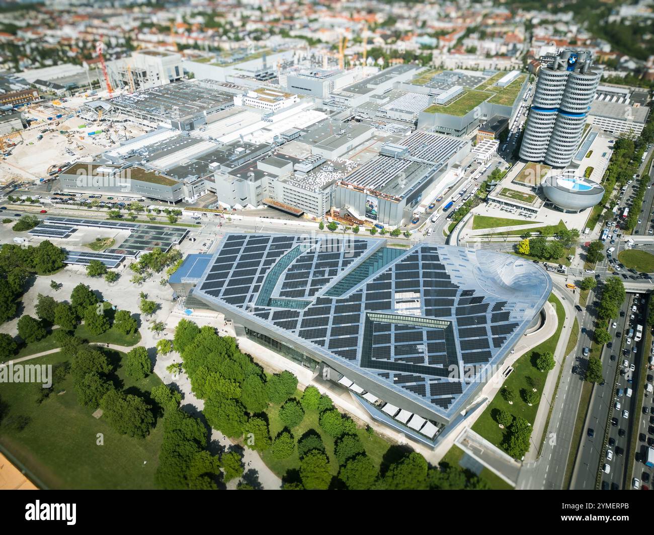Bmw factory hi-res stock photography and images - Alamy