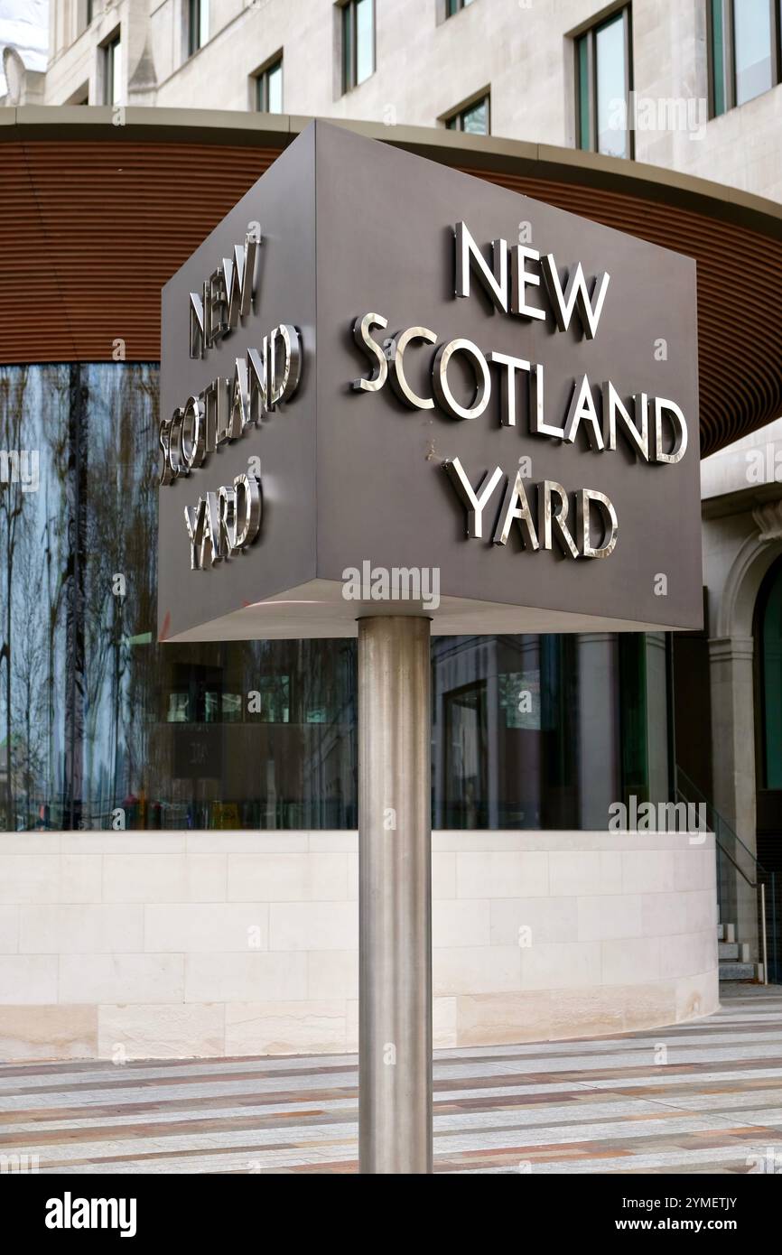 New Scotland Yard public sign outside the headquarters of the ...