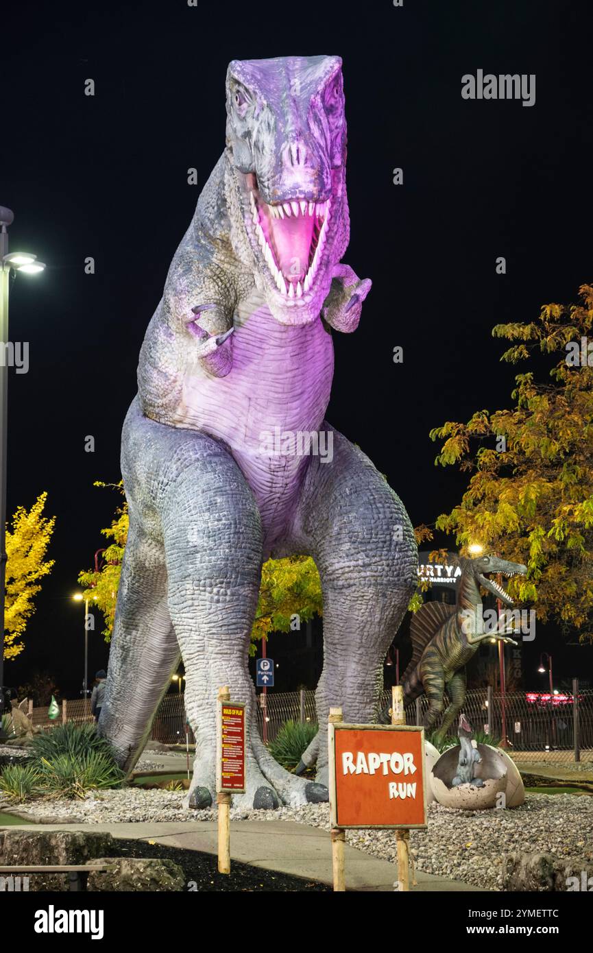 Dinosaur at night hi-res stock photography and images - Alamy