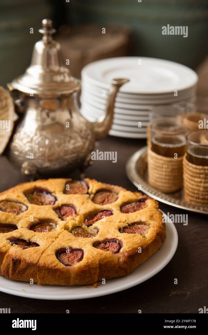 Rustic cake design hi-res stock photography and images - Alamy