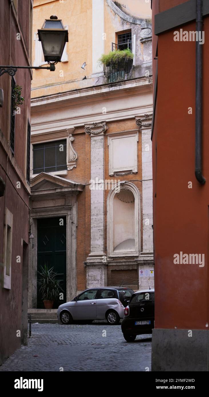 Charming Roman Alley with Historic Architecture and Vibrant Walls Stock ...