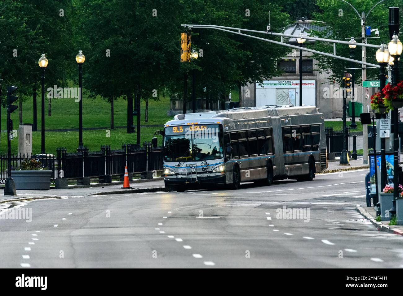 Mbta commuter rail hi-res stock photography and images - Alamy