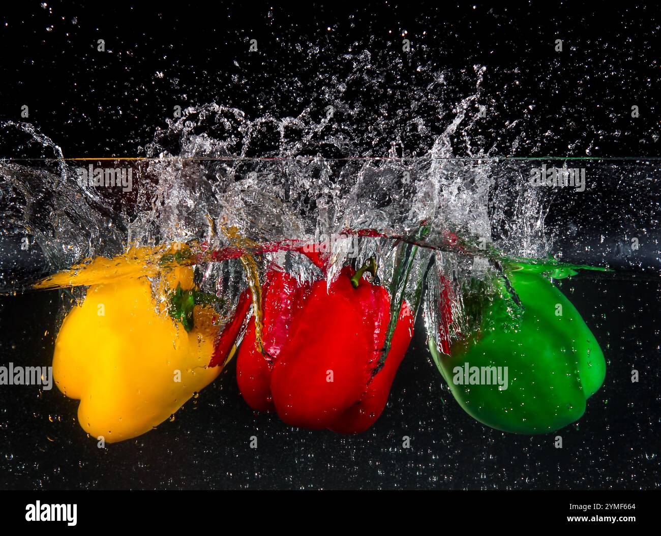 Splash yellow hi-res stock photography and images - Alamy