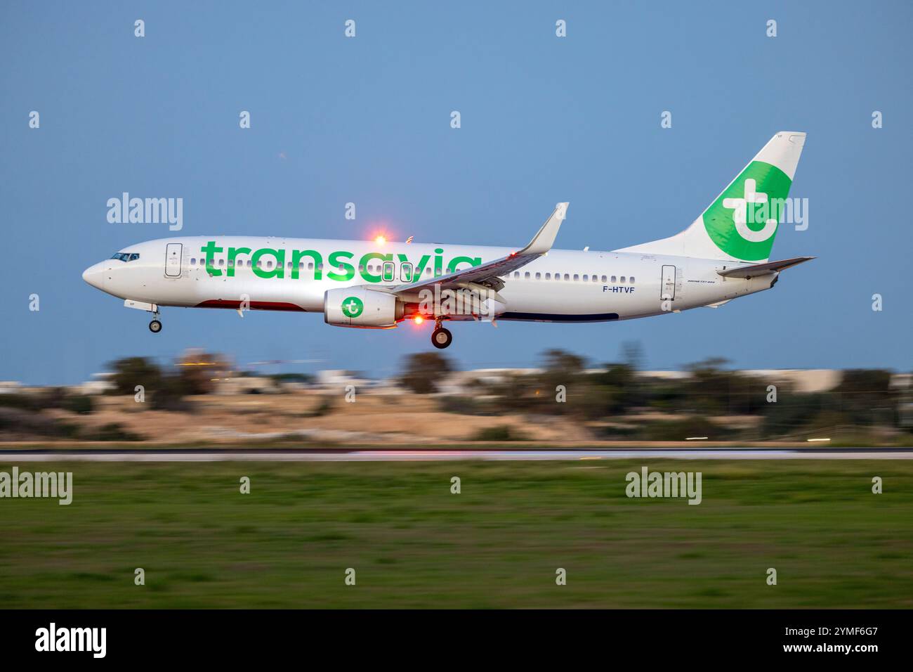 Transavia France Boeing 737-8K2 (REG: F-HTVF) landing in very low ...