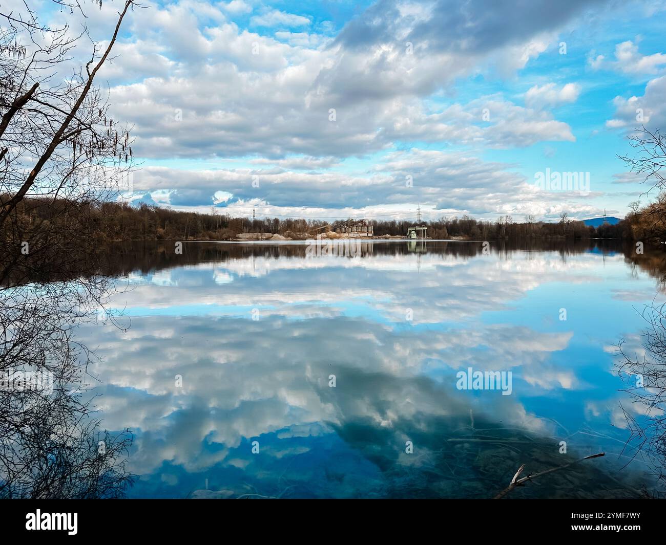 Calm cloudy day environment hi-res stock photography and images - Alamy