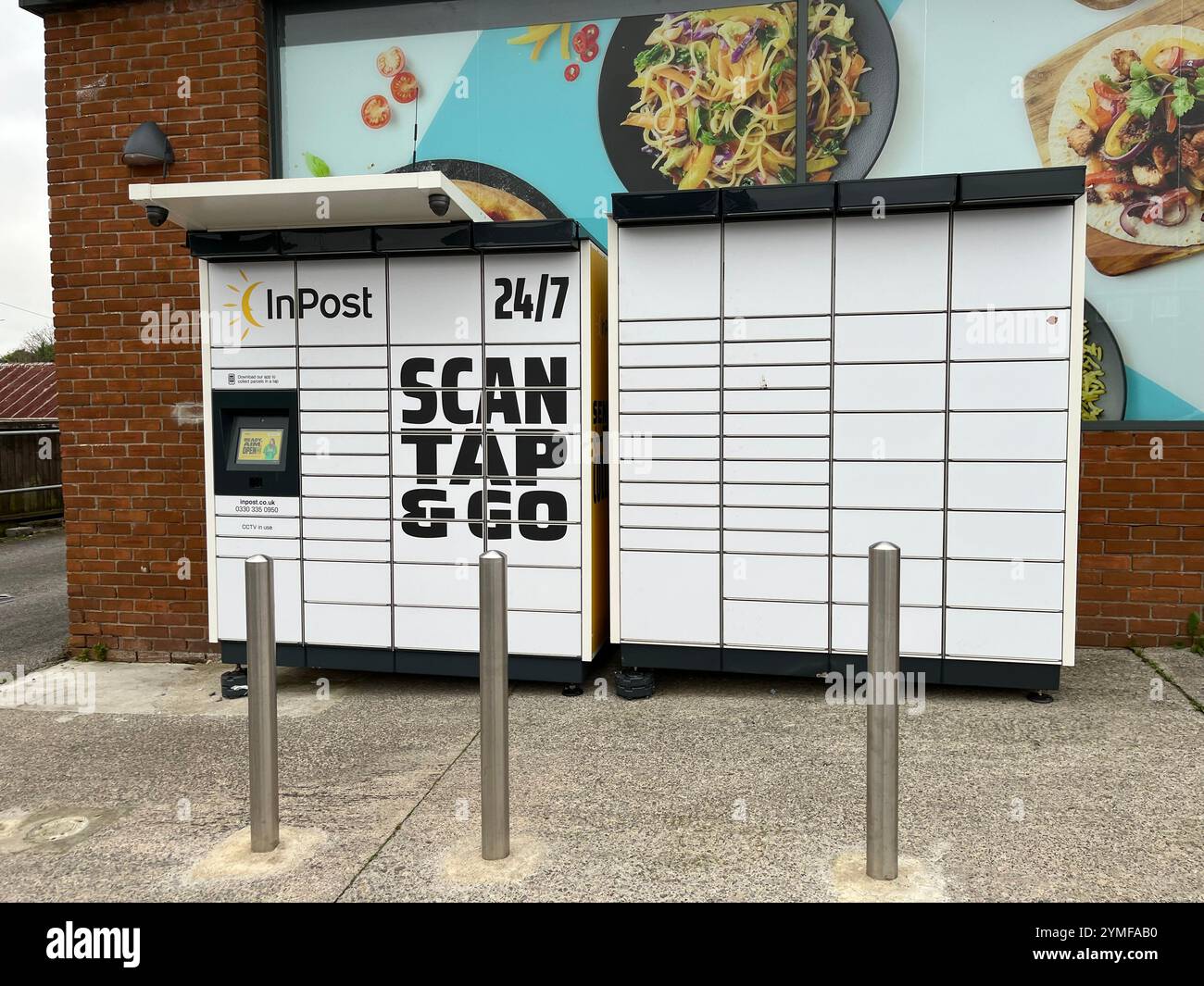 Inpost 24 7 parcel locker hi-res stock photography and images - Alamy
