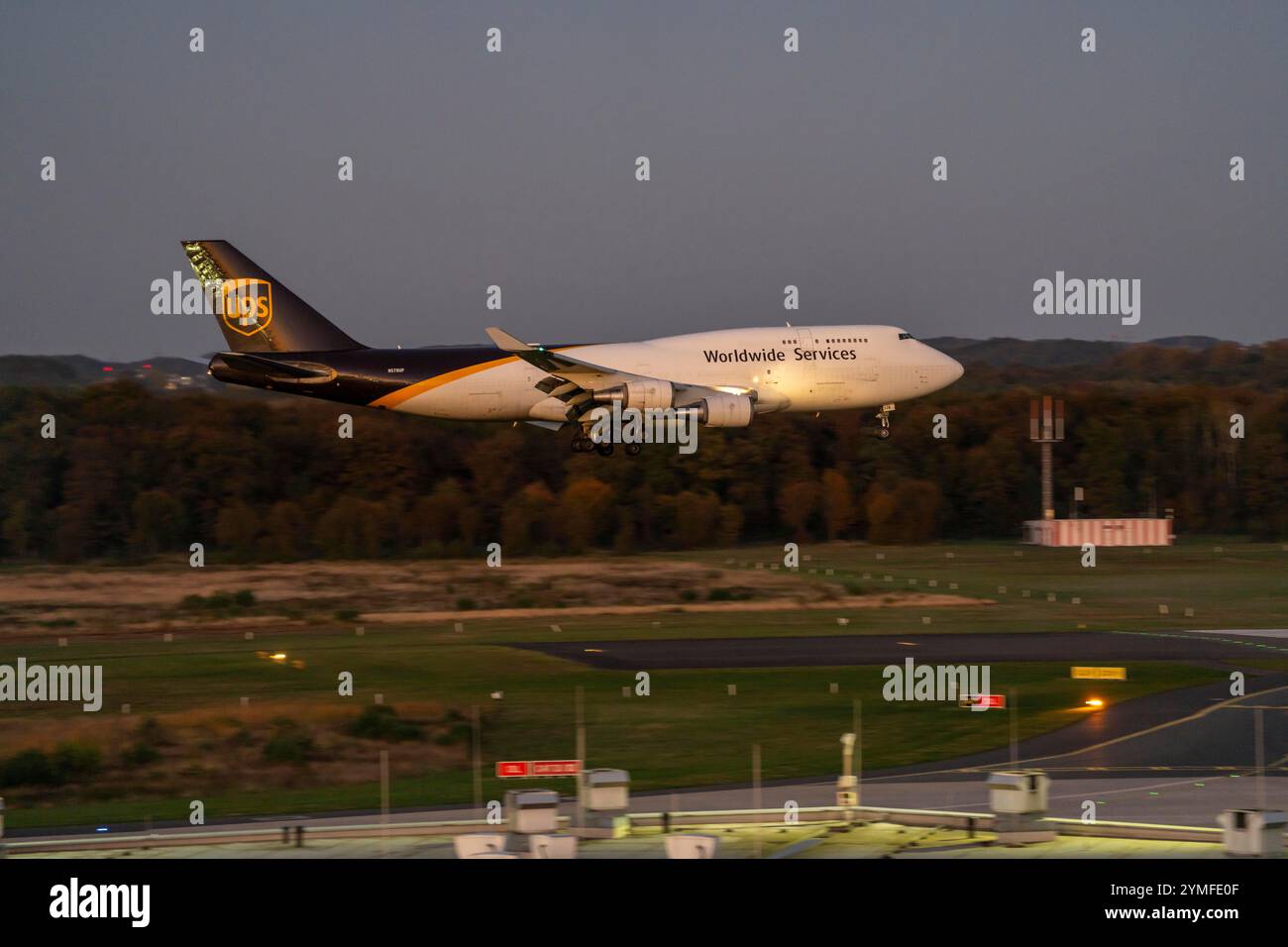 UPS Boeing 747-45E, cargo plane approaching Cologne-Bonn Airport, CGN ...