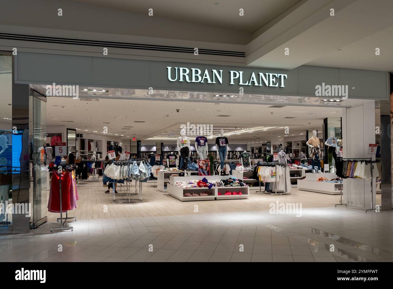 East Rutherford, NJ, USA - August 16, 2022: A Urban Planet clothing store a shopping mall in ...