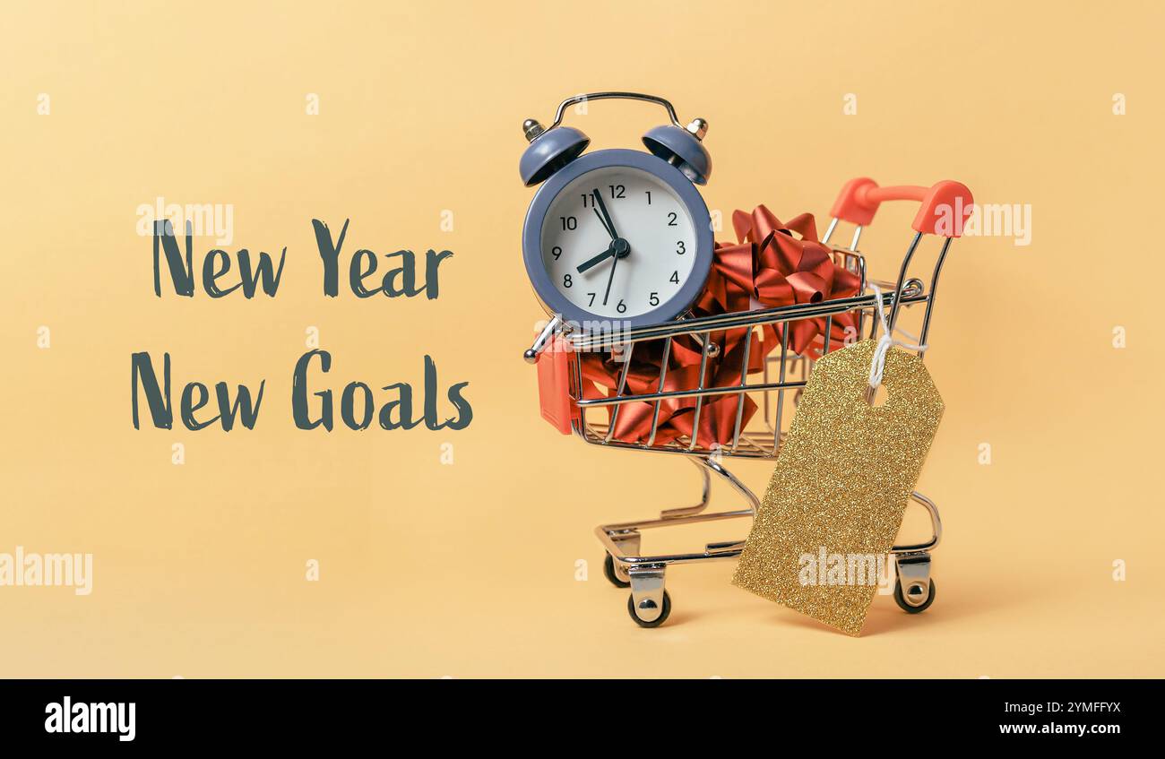 Business strategy shopping cart hi-res stock photography and images - Alamy