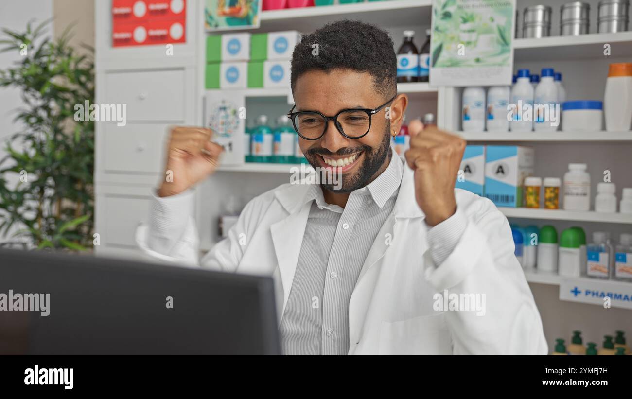 Well pharmacy storefront hi-res stock photography and images - Alamy