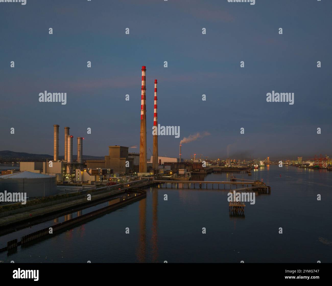 poolbeg power station and the river liffey, dublin, ireland Stock Photo ...