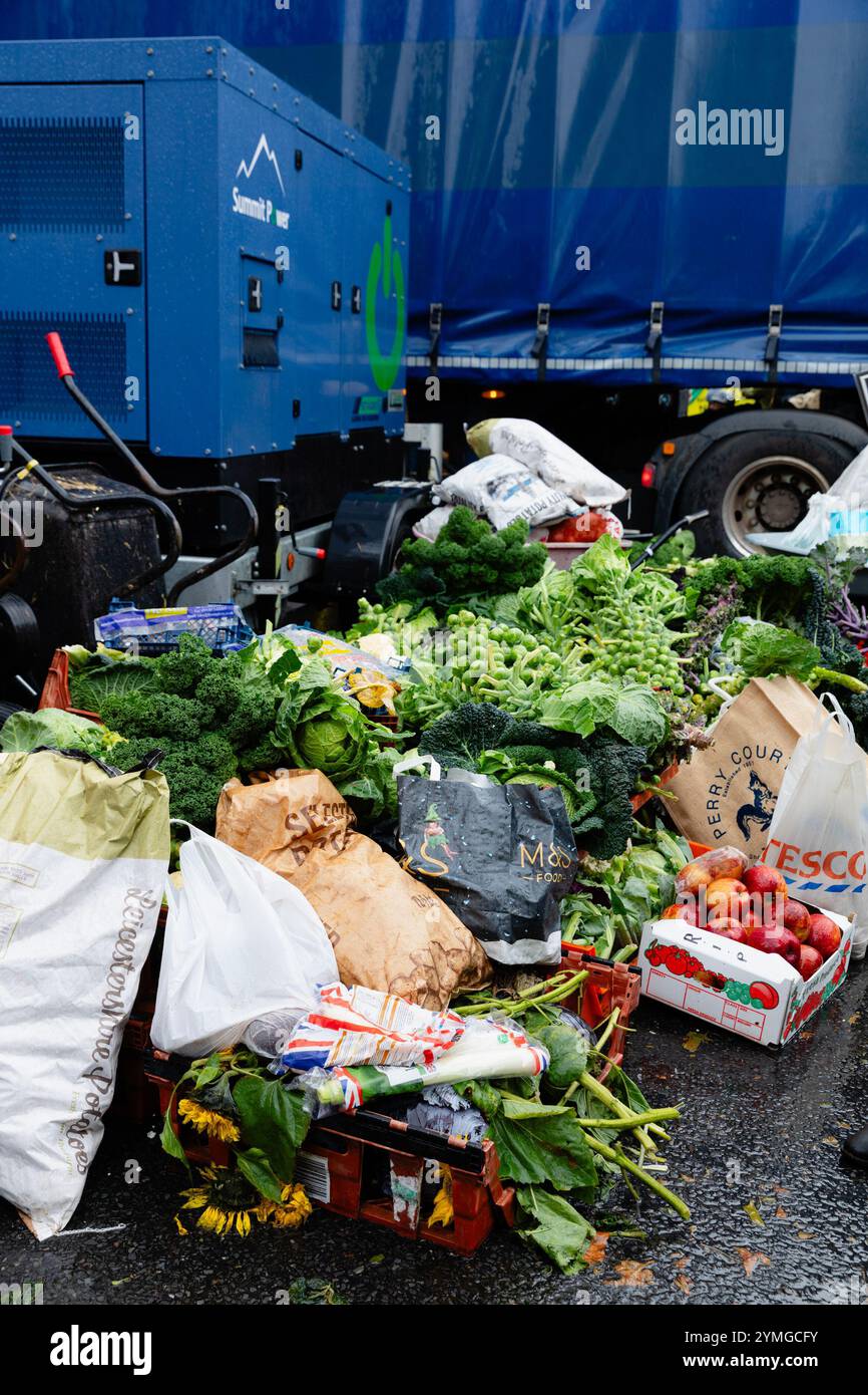 Food drive at Farmers protest against the change in Labour's ...
