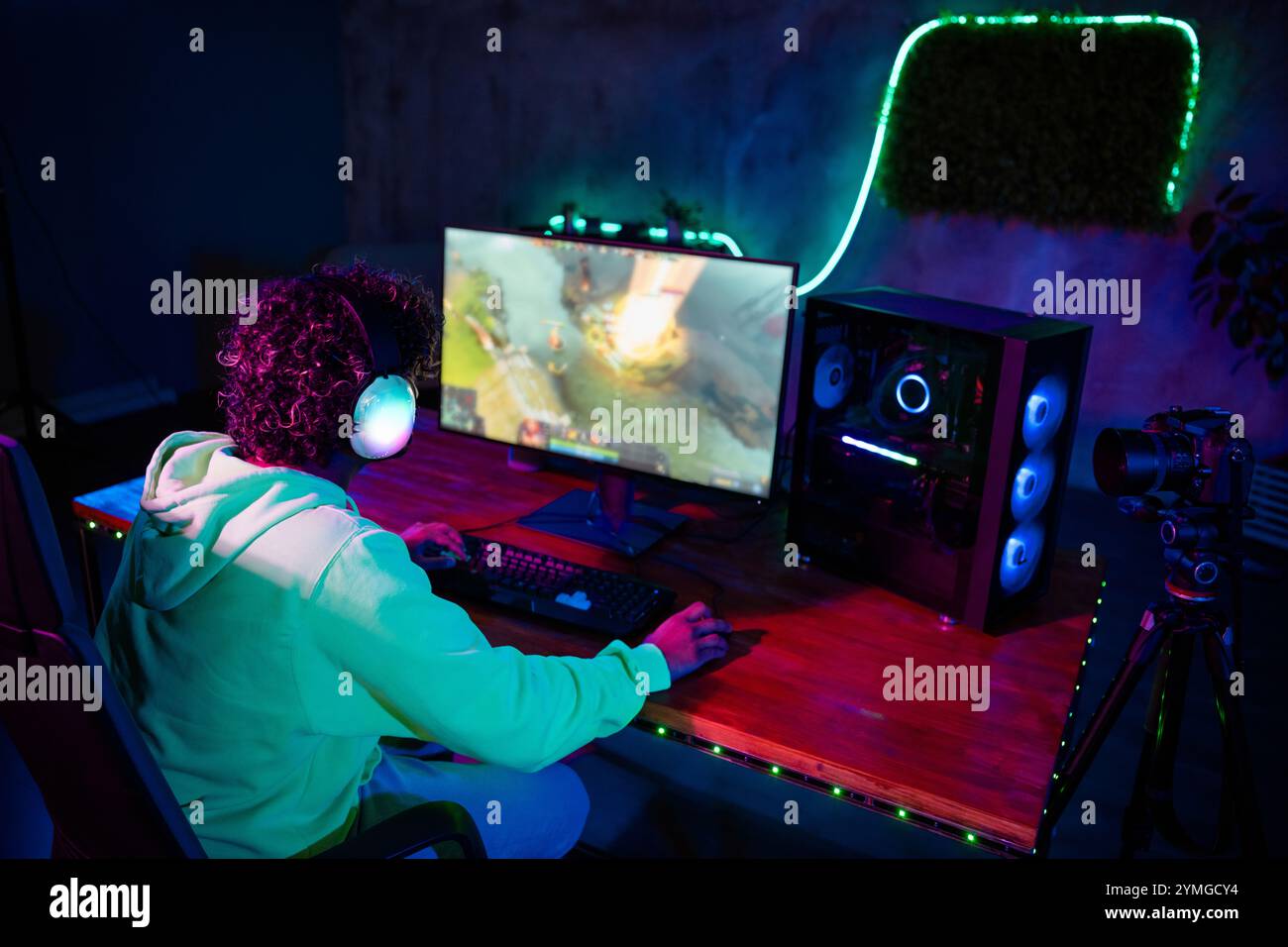 Back view cyberpunk player hi-res stock photography and images - Alamy