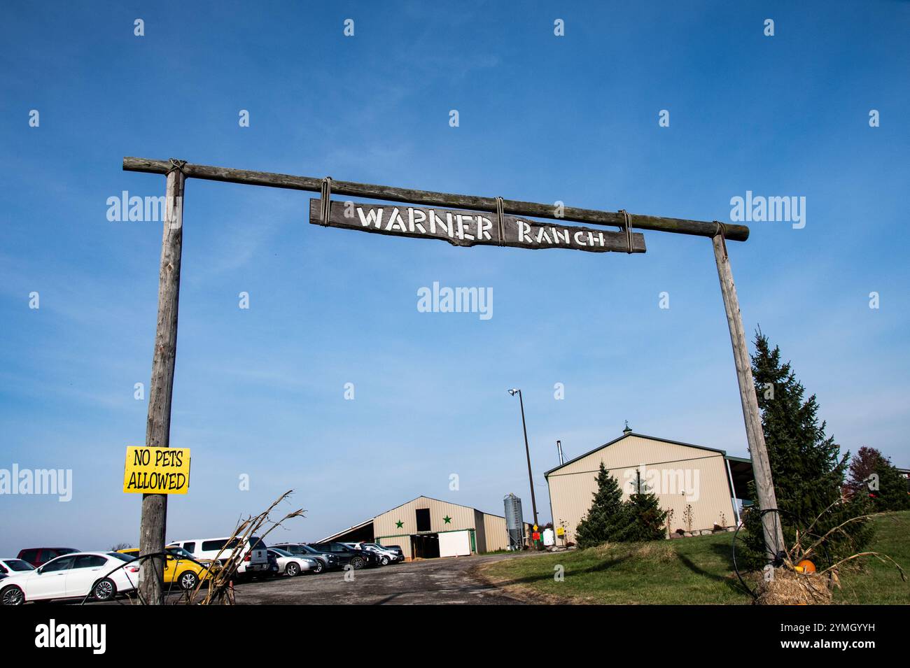 Warner Ranch and Pumpkin Farm sign on Schisler Road in Niagara Falls ...