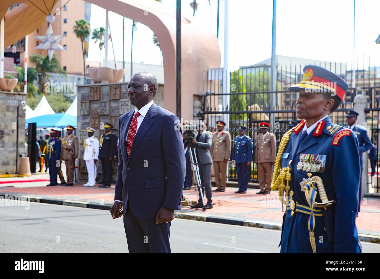 Kenyan President William Ruto (L) and Major General Fatuma Gaiti Ahmed ...