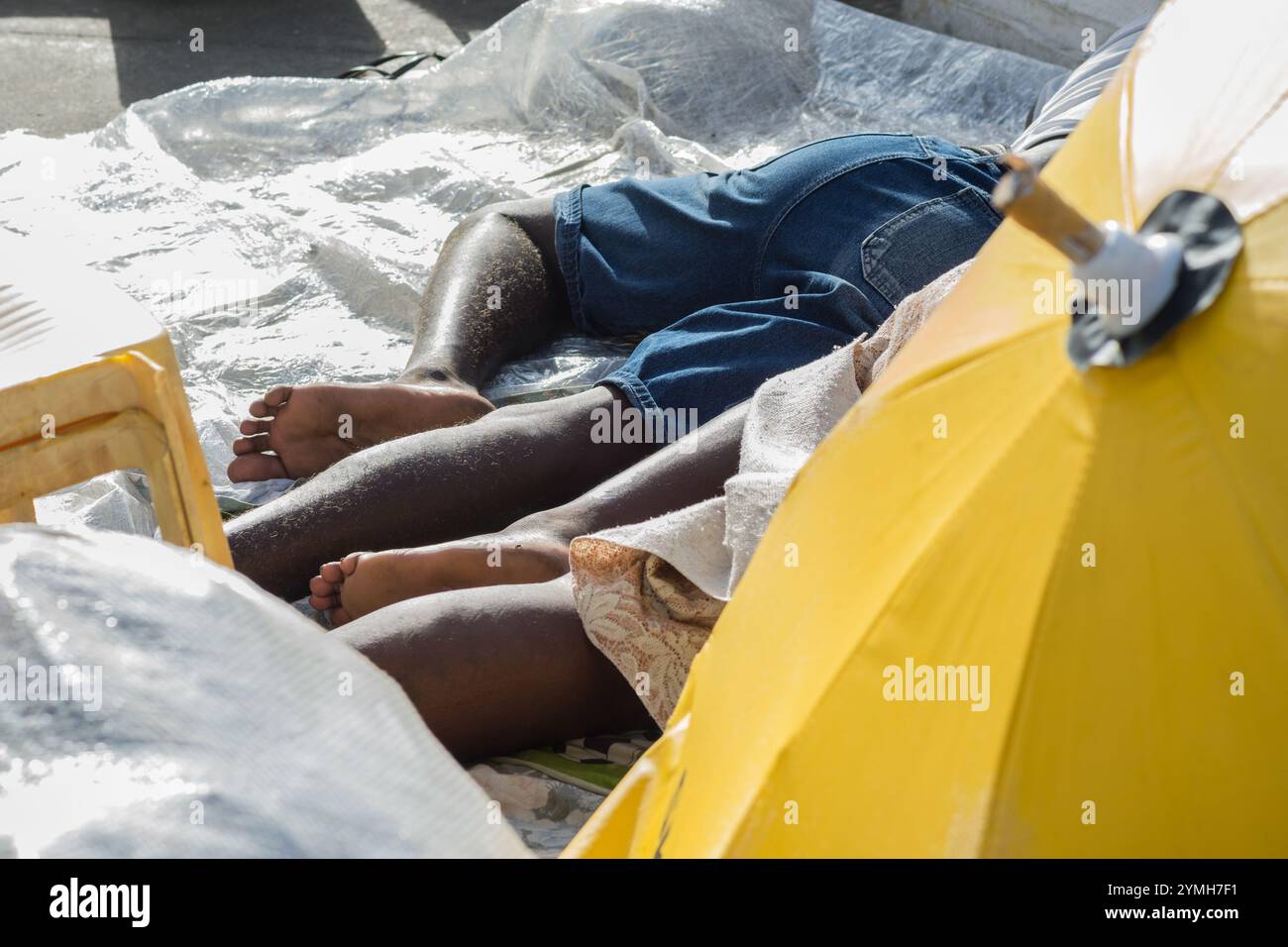 Barefoot homeless hi-res stock photography and images - Alamy