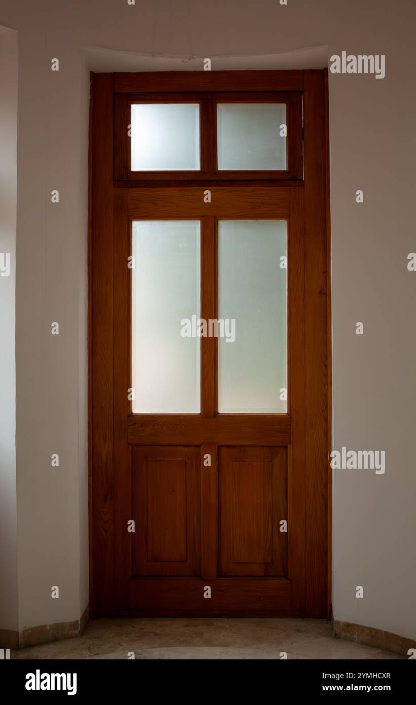 Puerta puerta entrada hi-res stock photography and images - Alamy