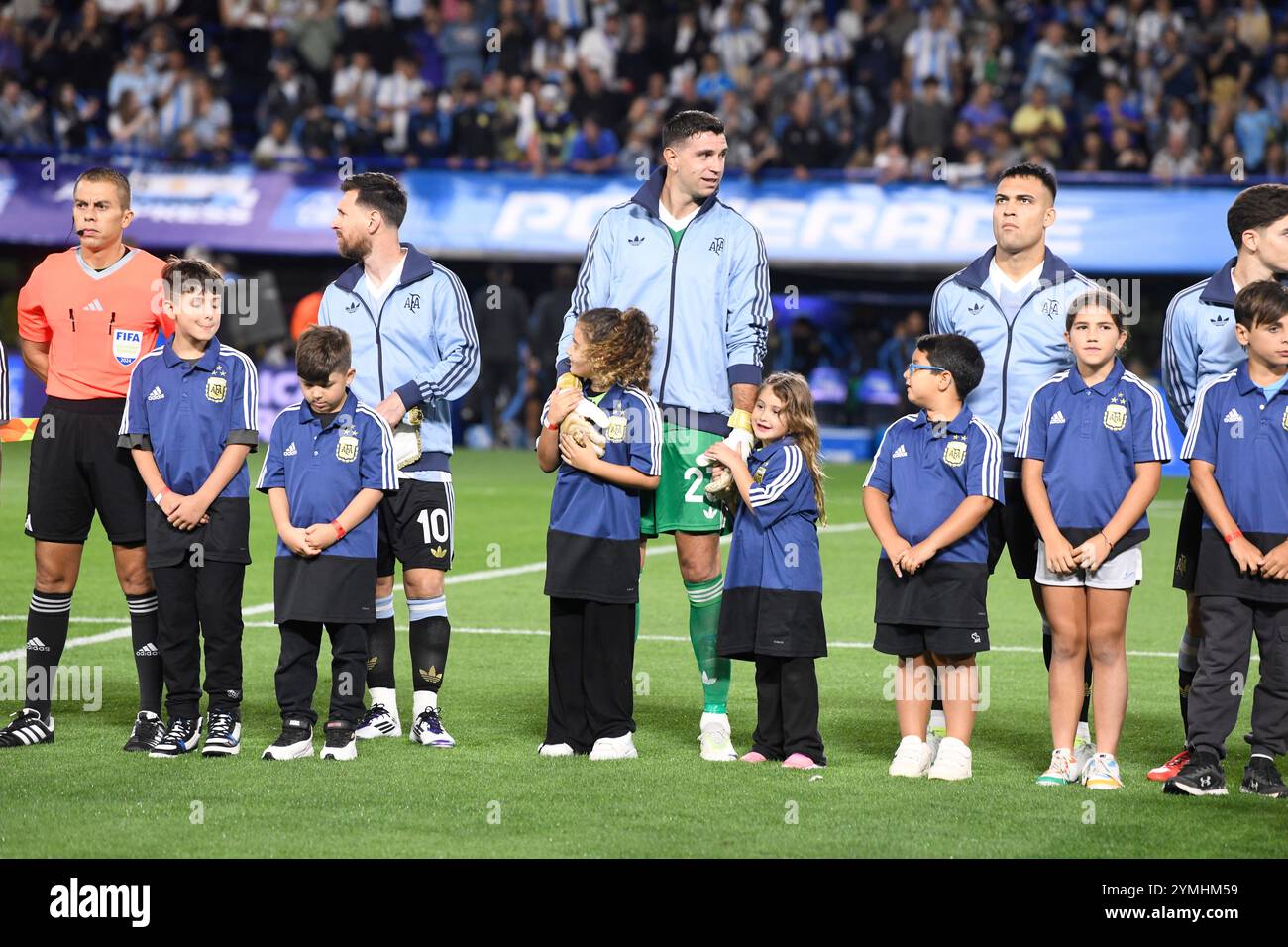 BUENOS AIRES, ARGENTINA - NOVEMBER 19: team line up of Argentina ...