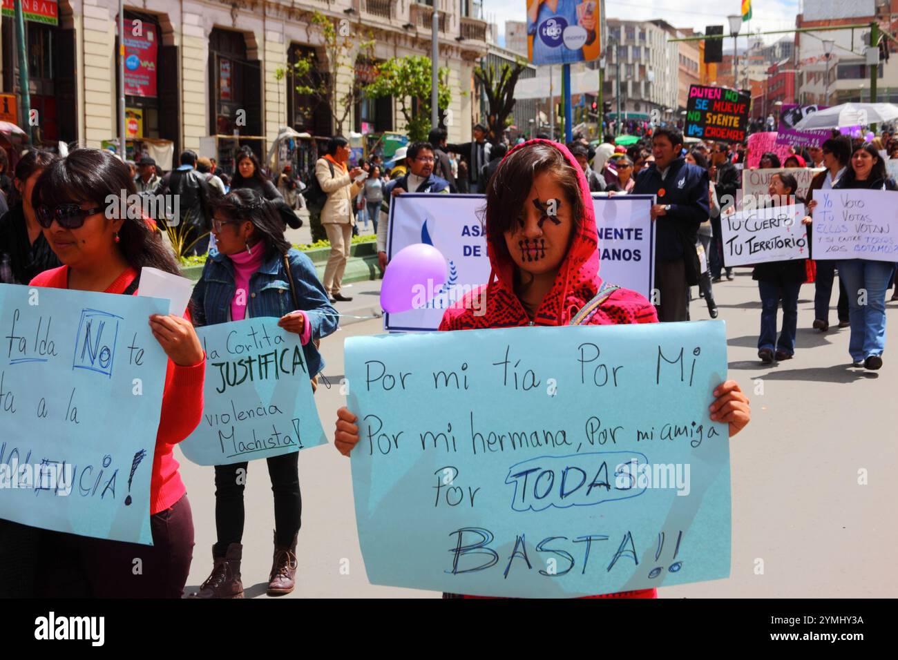 Mujeres bolivia hi-res stock photography and images - Alamy