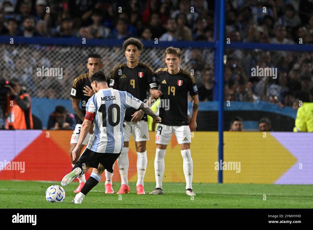 BUENOS AIRES, ARGENTINA - NOVEMBER 19: Lionel Messi of Argentina take a ...