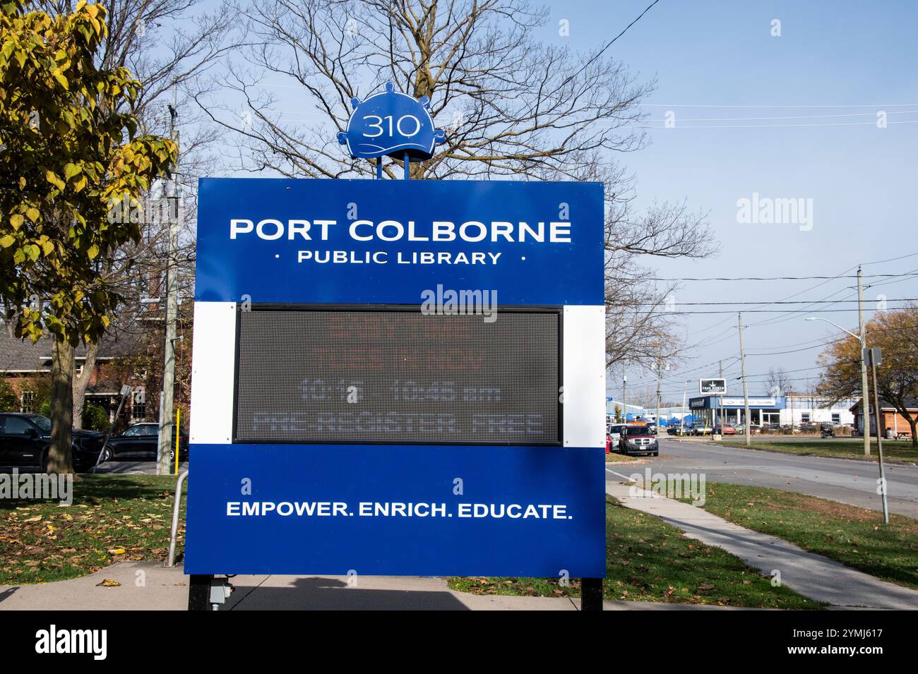 Public library sign hi-res stock photography and images - Alamy
