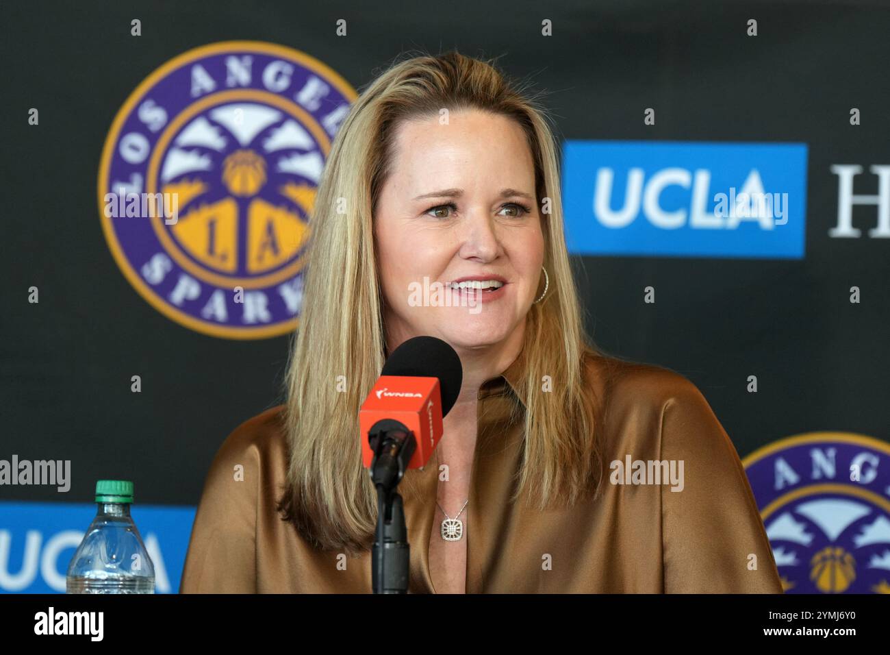 Los Angeles, United States. 21st Nov, 2024. Lynne Roberts is introduced ...