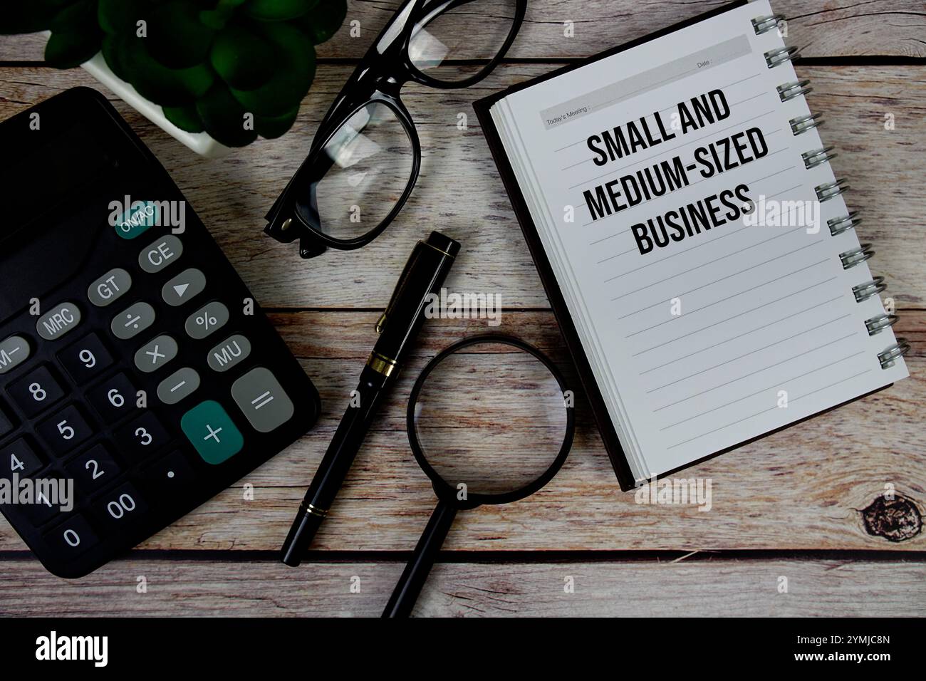 Small and medium size enterprises hi-res stock photography and images ...