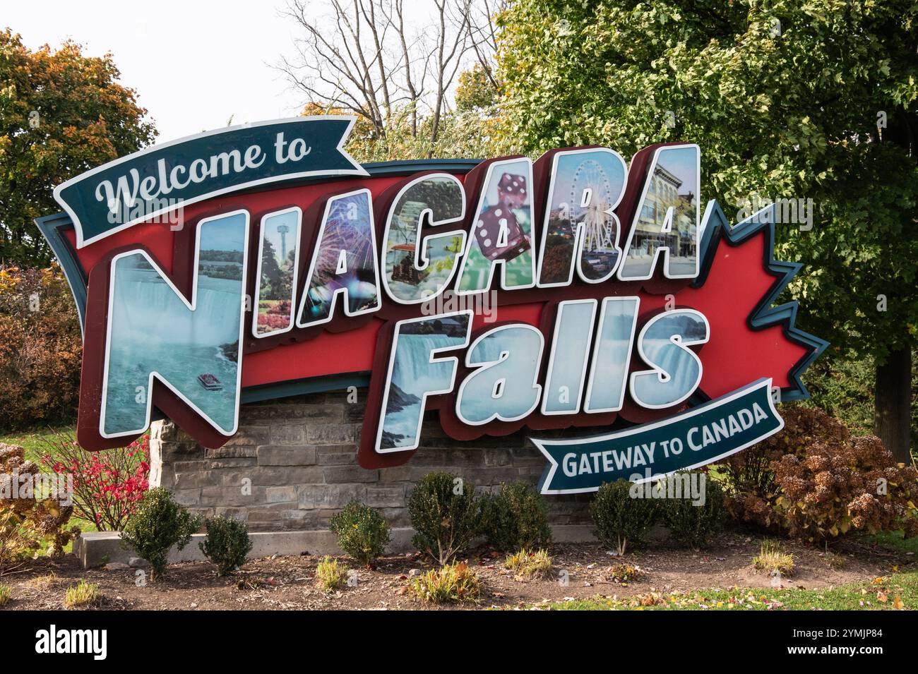 Ontario gateway signs hi-res stock photography and images - Alamy