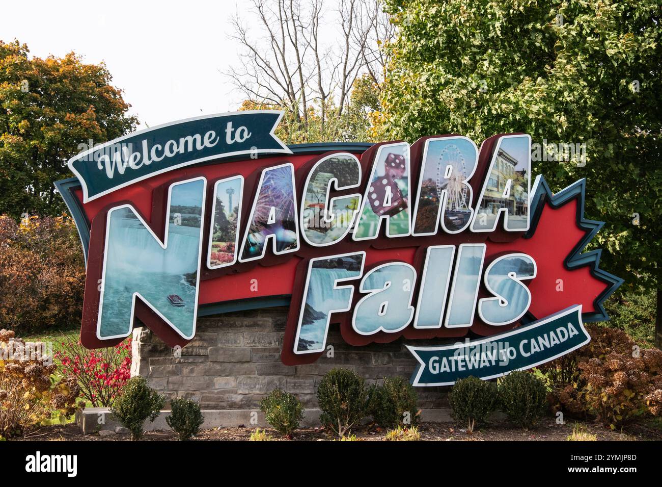 Ontario gateway signs hi-res stock photography and images - Alamy