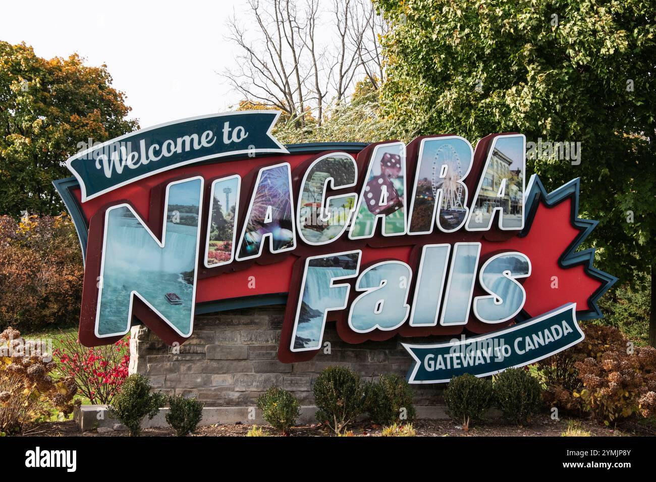 Ontario gateway signs hi-res stock photography and images - Alamy