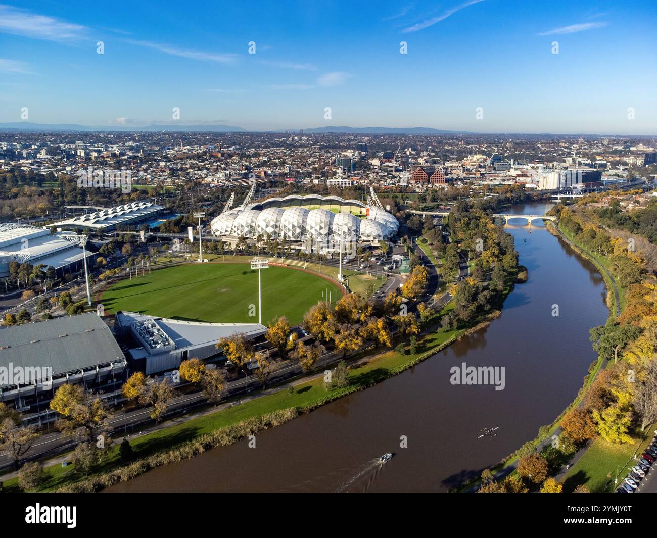 Aerial view of the Yarra River and Melbourne's rectangle sporting arena ...