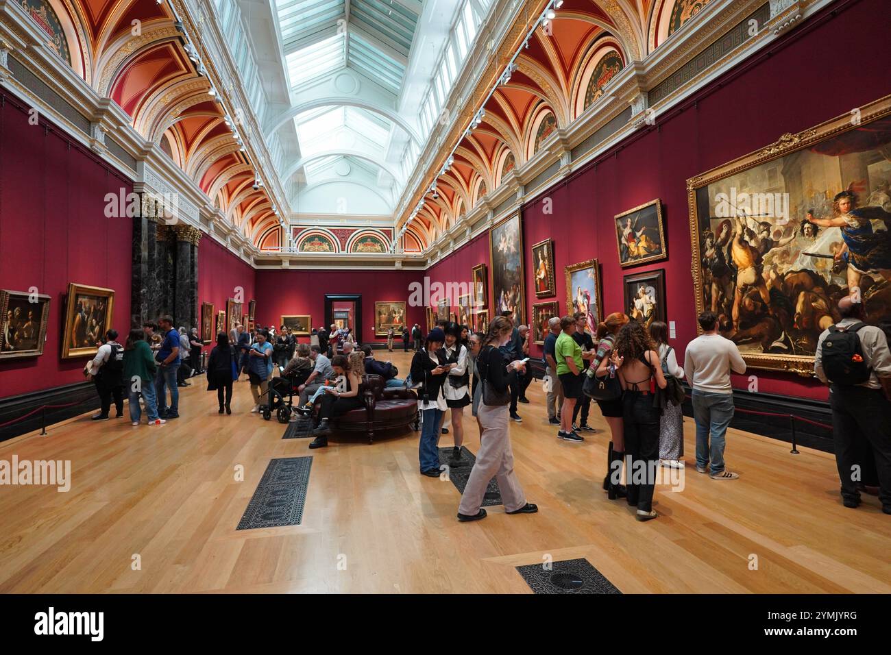 The national gallery london interior hi-res stock photography and ...