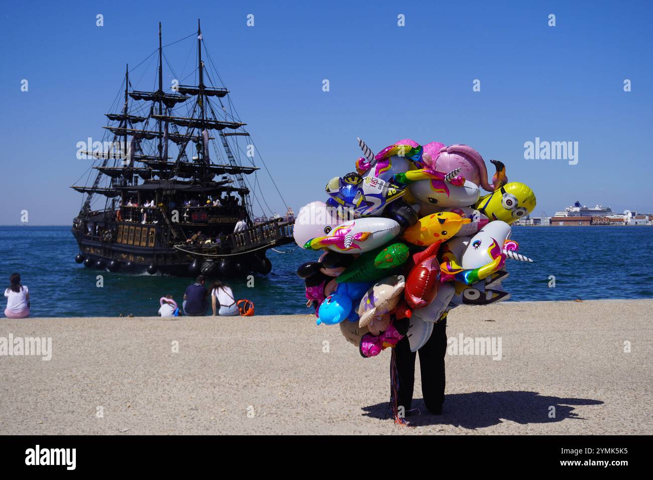 Pirate ship balloon hi-res stock photography and images - Alamy