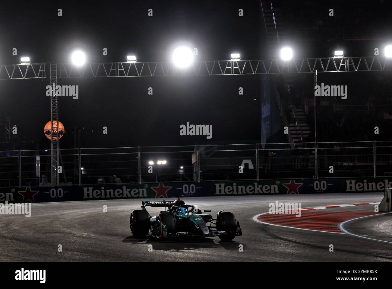 Las Vegas, USA. 21st Nov, 2024. George Russell (GBR) Mercedes AMG F1 ...